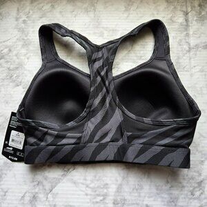 Avia | Intimates & Sleepwear | Avia Nwt Sports Bra Size Small | Poshmark